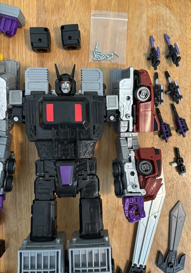 Transformers Legacy Menasor w/ DNA upgrade kit Stunticons Motormaster ...