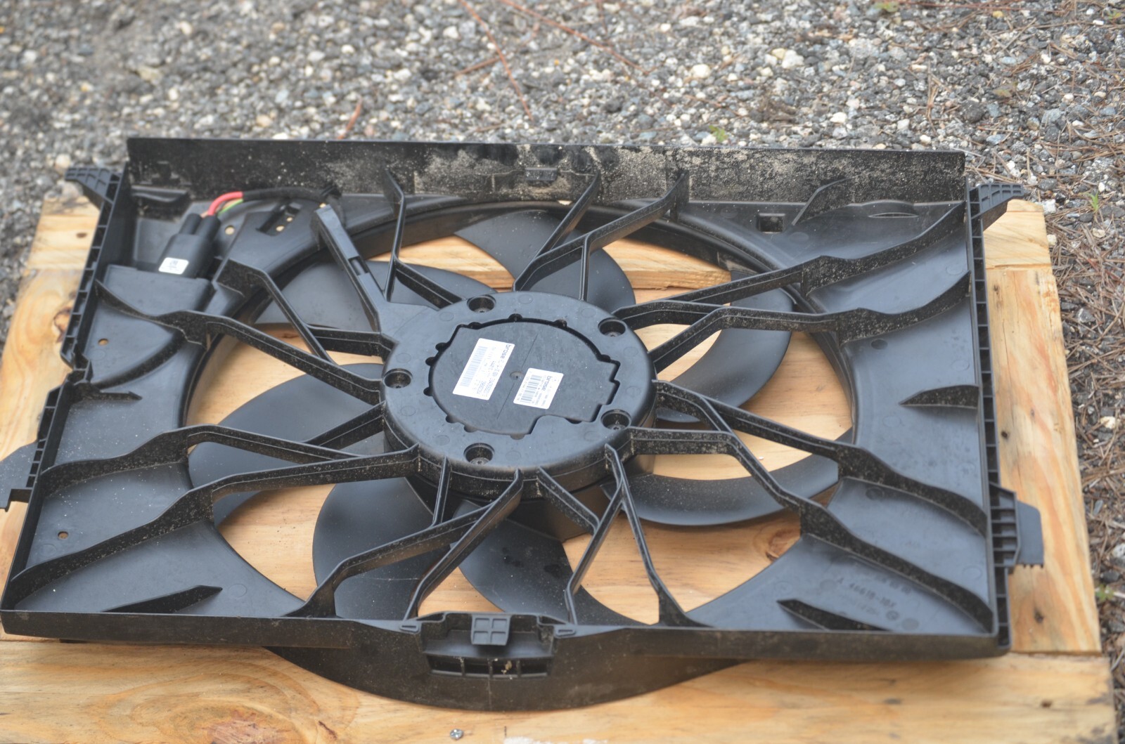 Mercedes Auxiliary Fan Assembly C216 W221 CL550 S350 S400 S550 OEM ...