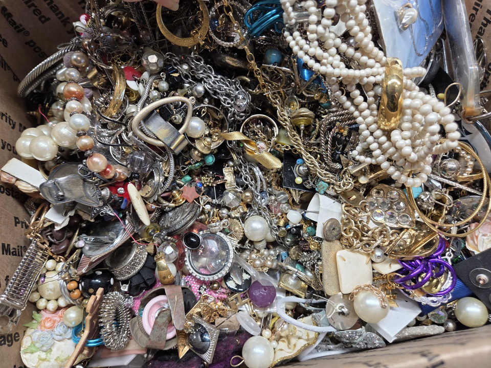 Vintage to Modern 16+ Pounds ALL JUNK BROKEN Scrap Harvest Craft ...