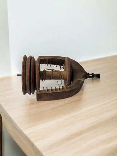 Wooden spool, Vintage spinning wheel, Antique wooden spinning ...