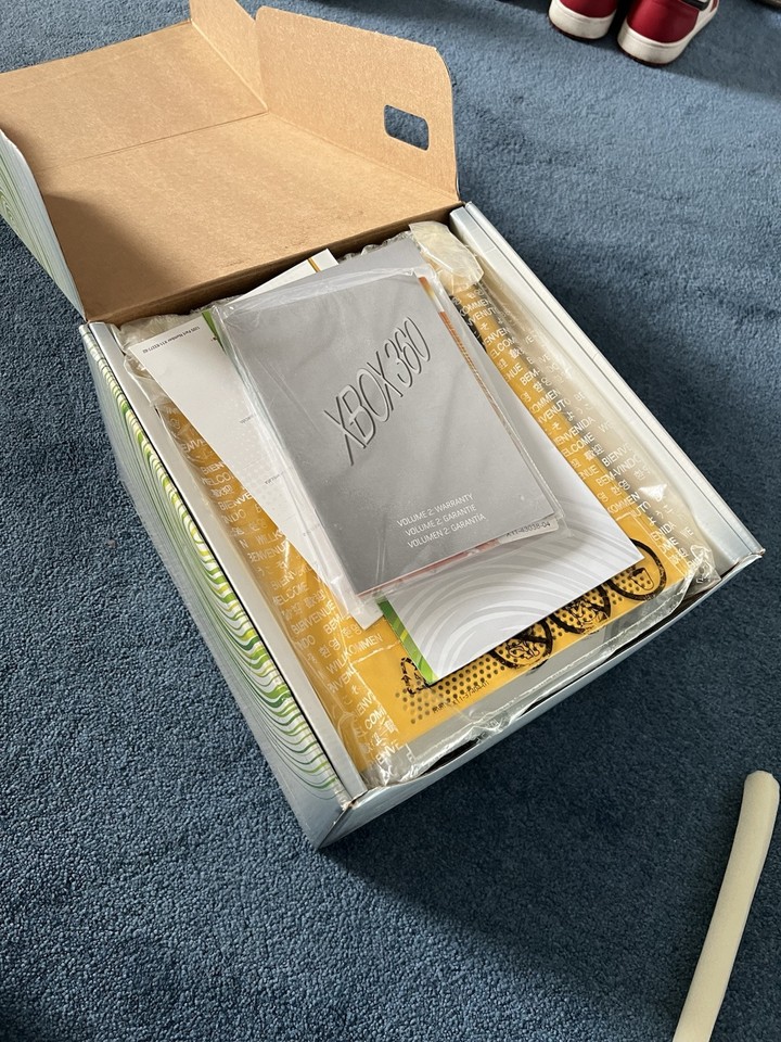 Rare Limited Edition The Simpsons Movie Xbox 360 Console (1 of 100 ...