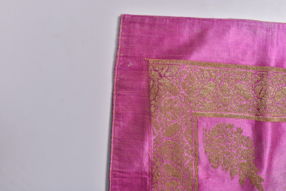 1800 ANTIQUE OTTOMAN MARASH SILK LAMPAS TAPESTRY COCHINEAL or TYRIAN ...