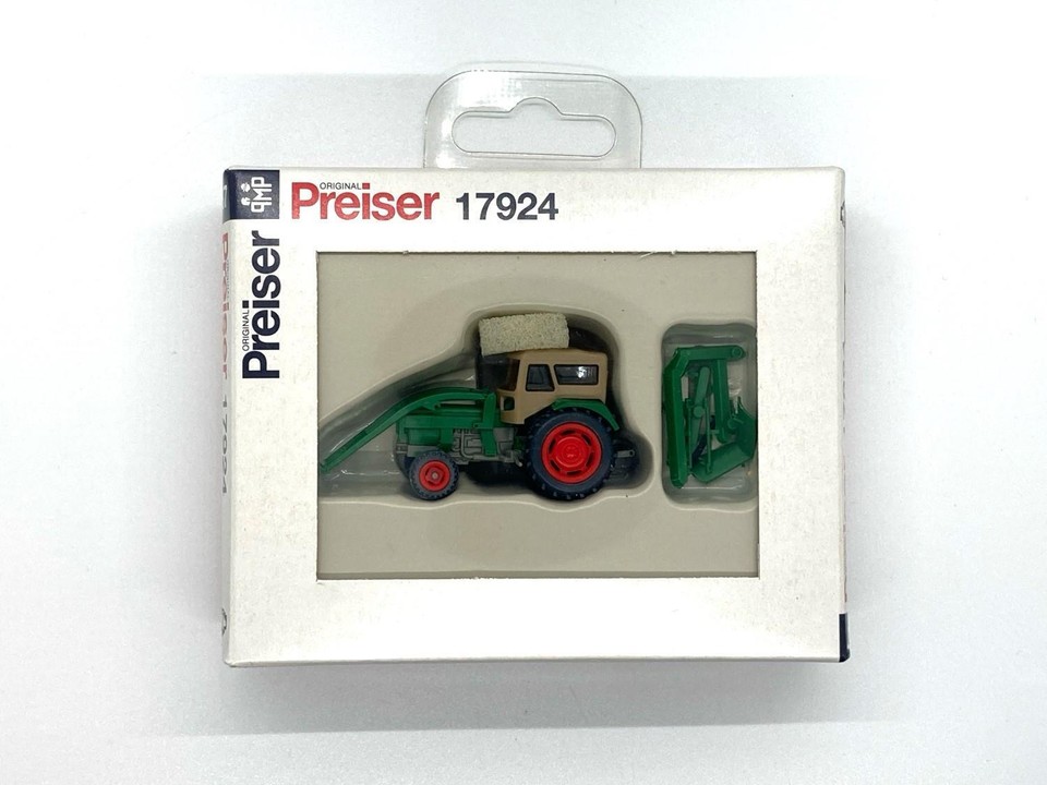 Deutz D6206 with snowplough and fritzmeier cab OO/HO gauge Preiser ...