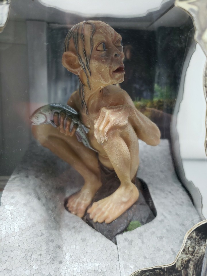 THE LORD OF THE RINGS THE TWO TOWERS GOLLUM STATUE | eBay
