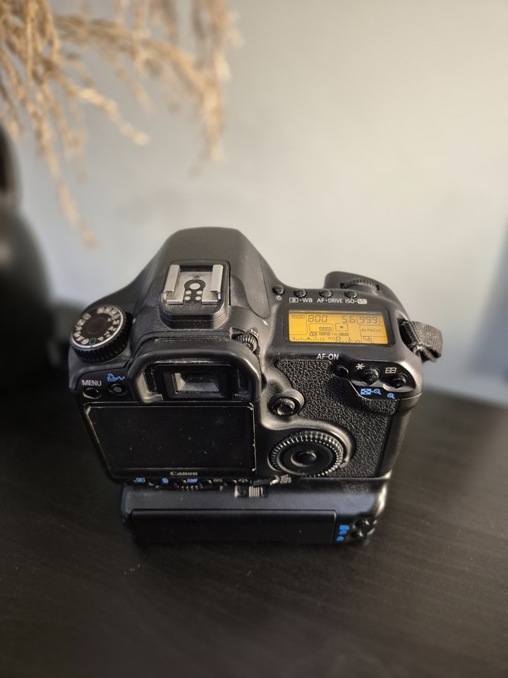 Canon Eos 40D 10.1MP + Battery Pack + Canon 50mm 1.8 Pime Lens + Charger | eBay UK