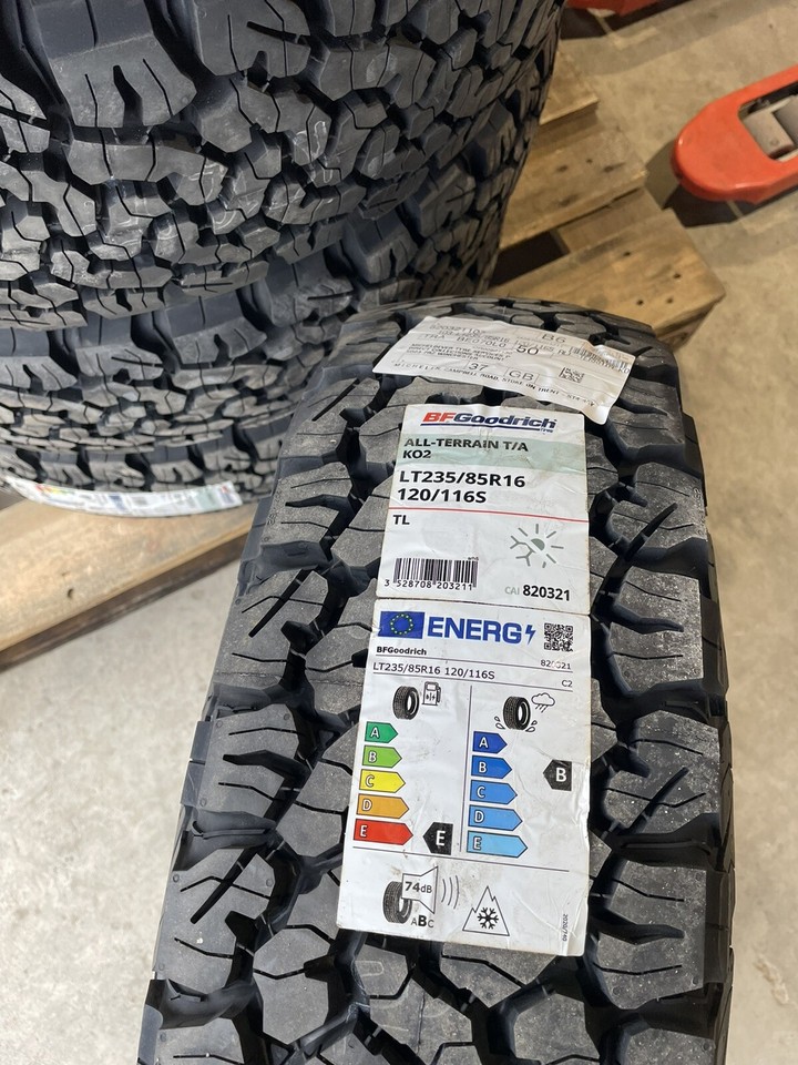 Genuine Land Rover Defender Wolf 16" Steel Wheels & BF Goodrich Tyres ...