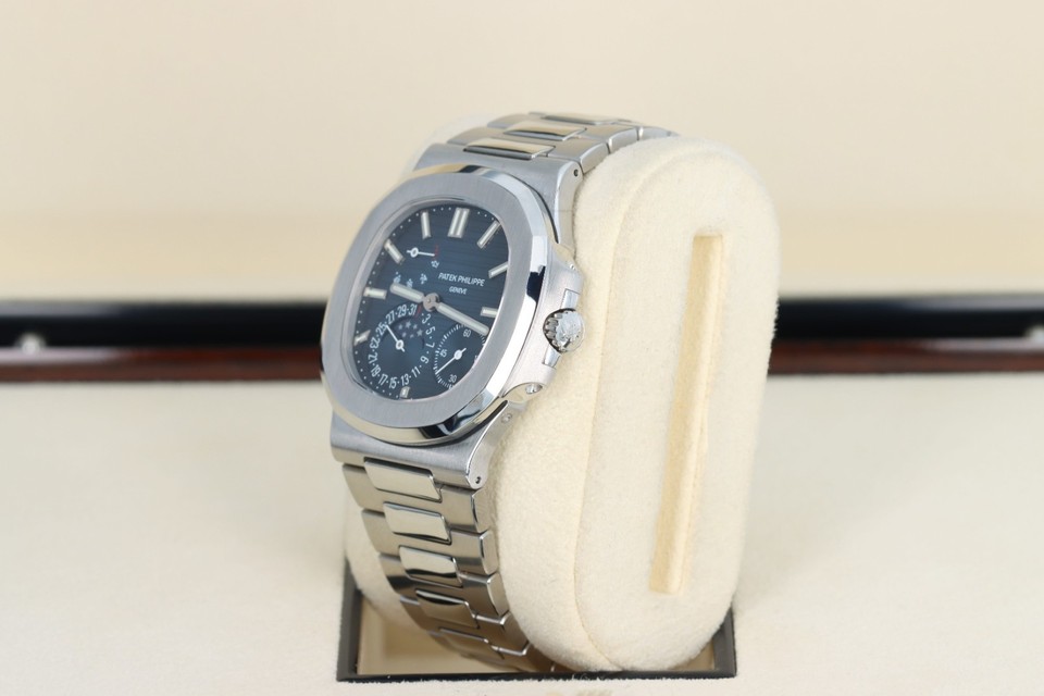 Patek Philippe Nautilus Moonphase 5712/1A-001, Blue Gradient Dial ...