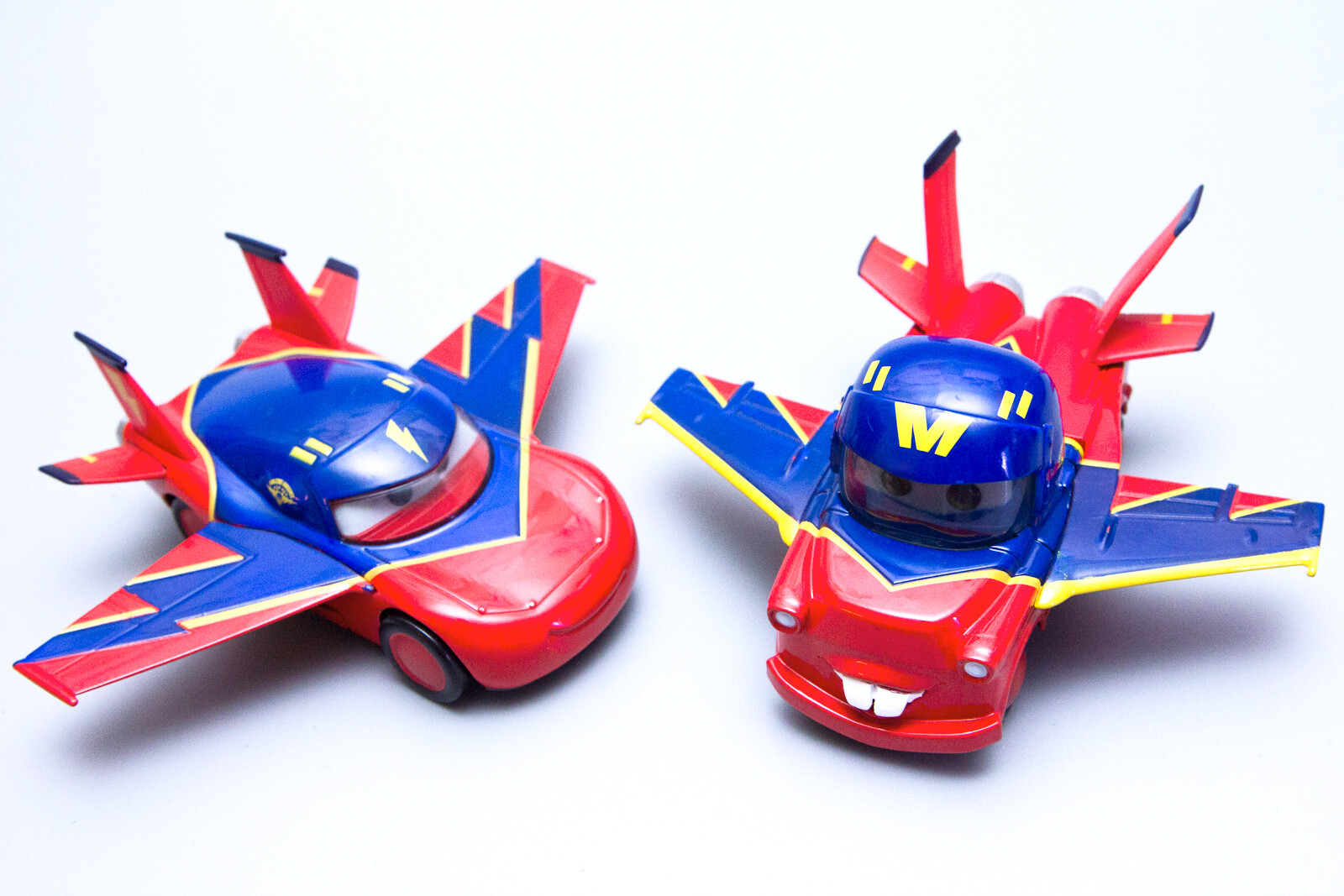 3" Disney Pixar Cars Toon Air Mater Lightning McQueen Hawk Take Flight EUC