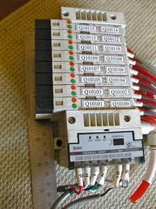 SMC SR1 Serial Unit w/ Eight VQ1201-5 DC 24VDC 1W Valves | eBay
