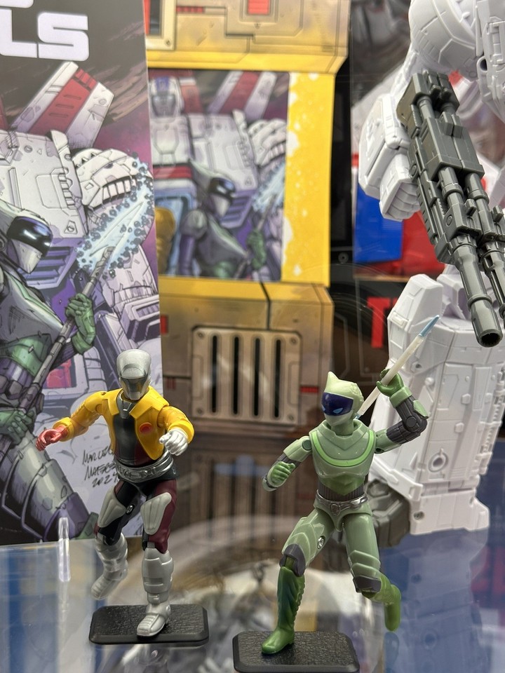 SDCC 2025 Hasbro Exclusive Transformers Jetfire Void Rivals Set Darak ...