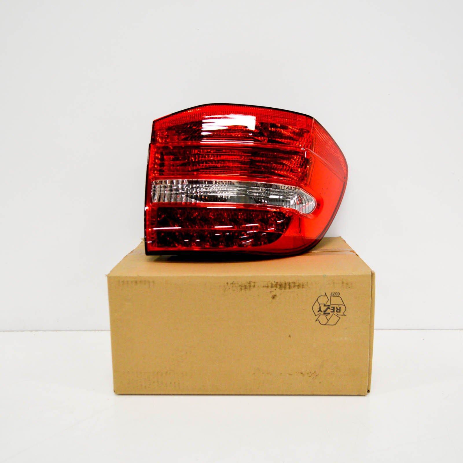 PORSCHE CAYENNE 9PA Rear Left Taillight 95563148711 NEW GENUINE | eBay