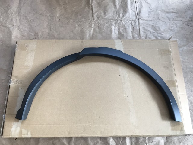 Genuine Land Rover Discovery Sport Rear Left Hand Wheel Arch Moulding ...