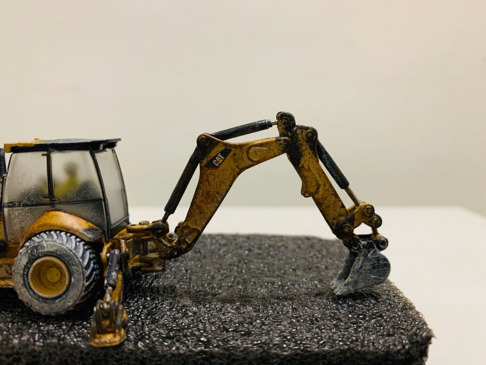 Cat 450E Backhoe Loader Muddy Edition 1:87 Ho Scale By Diecast Masters ...