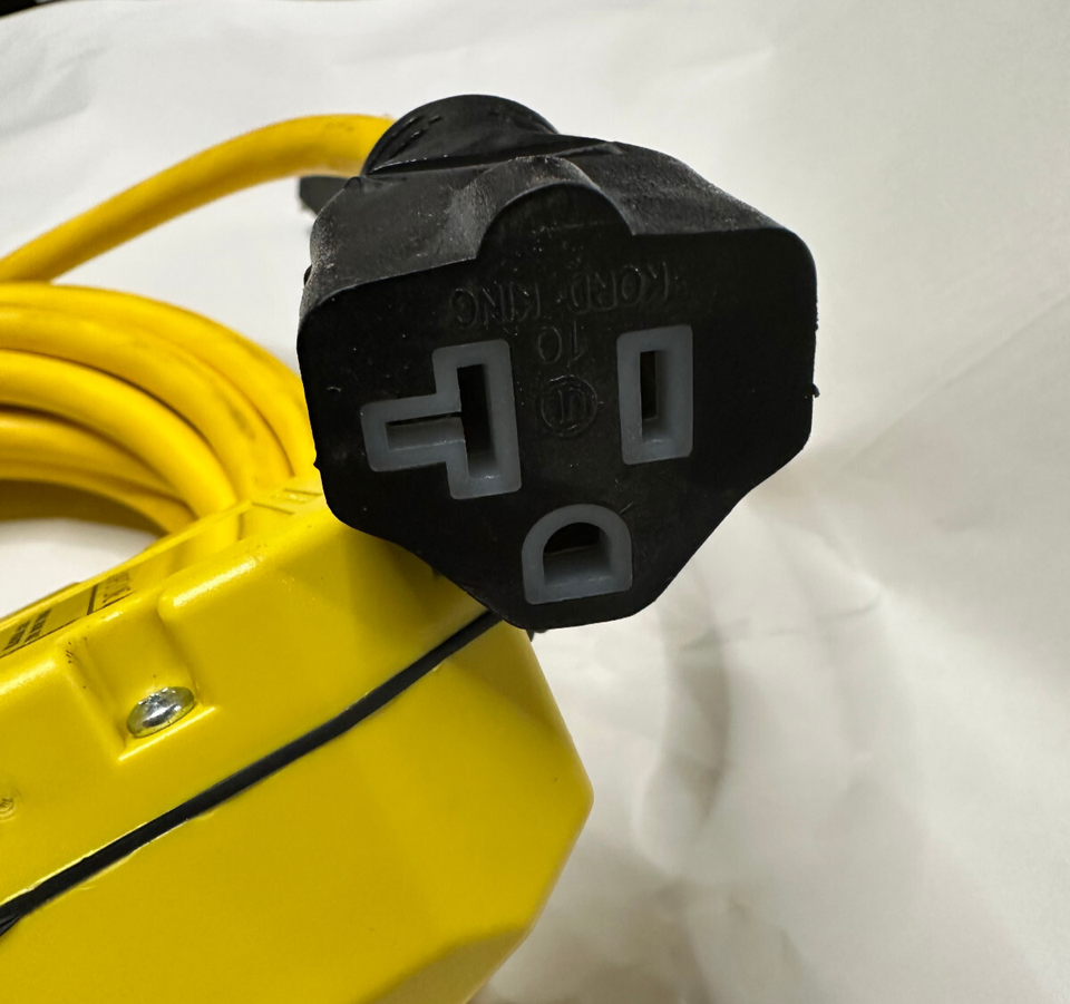 SOUTHWIRE 25080M Line Cord GFCI: 25 ft Cord, 20 A Max. Amps, 120V AC ...