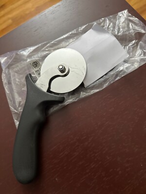 Stainless Steel Pizza Cutter Wheel w/ Black Handle American MetalCraft ...