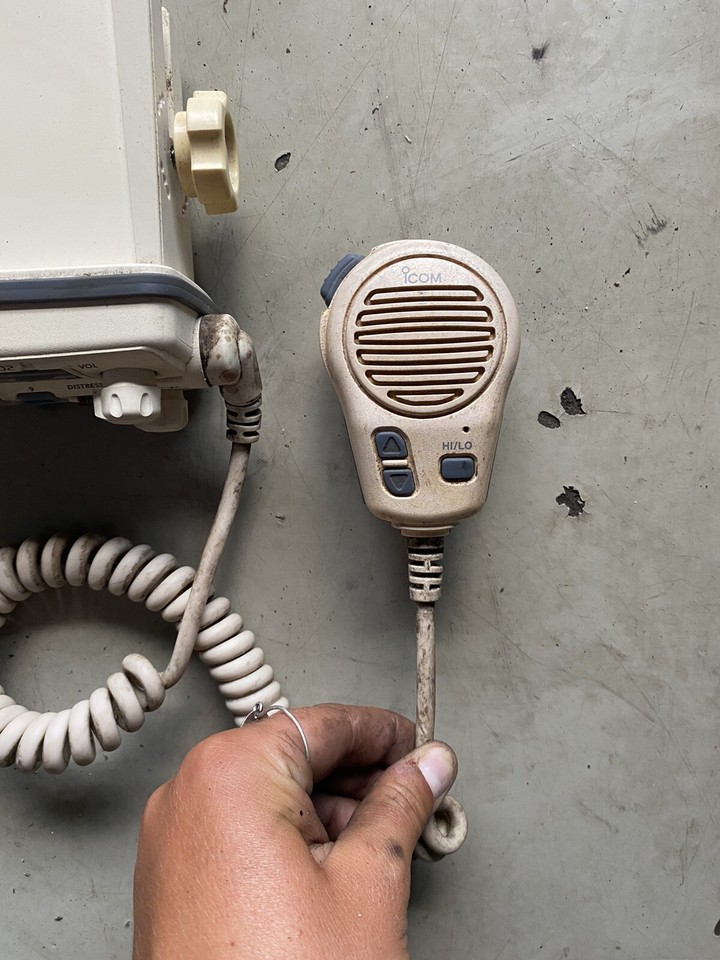 Icom IC-M302 Submersible Marine VHF Radio Transceiver Unit With Hand ...