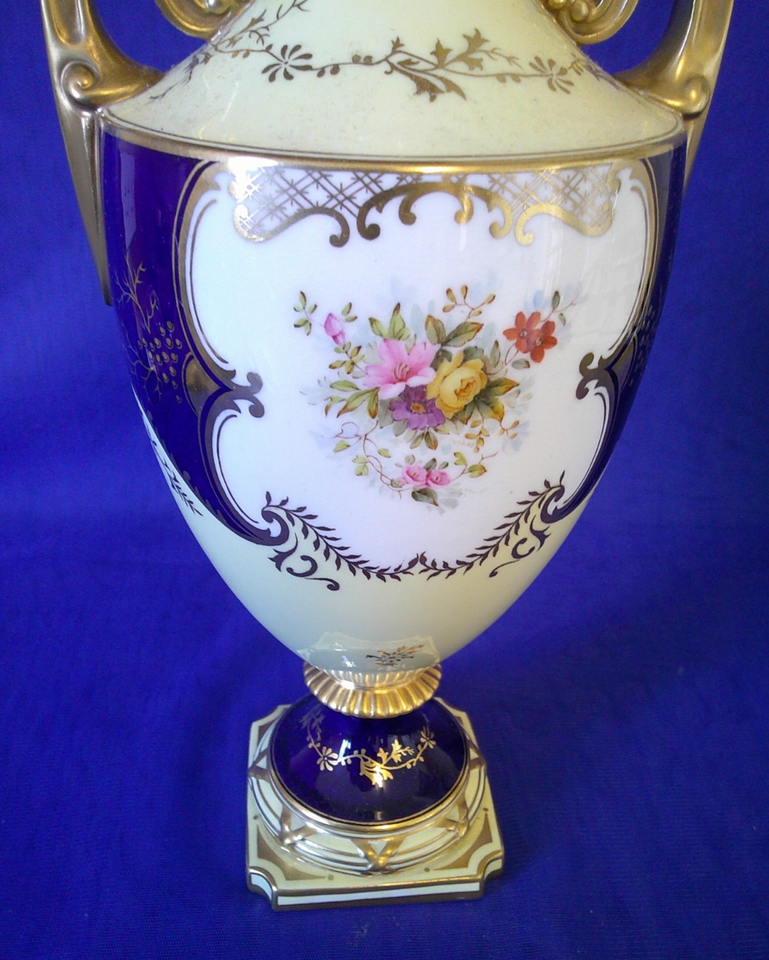 20th Century Coalport 2 Handled Vase & Cover Ornately Decorated With ...