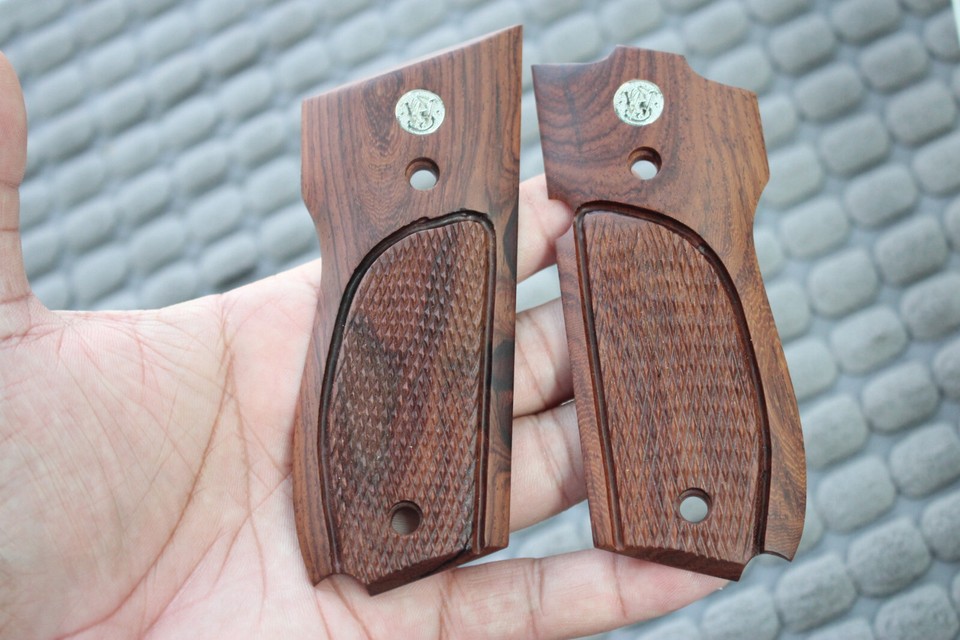 S&W MODEL 39 GRIPS FOR M39-2 CHECKERED ROSEWOOD NICE GIFT # POINT # 7 ...