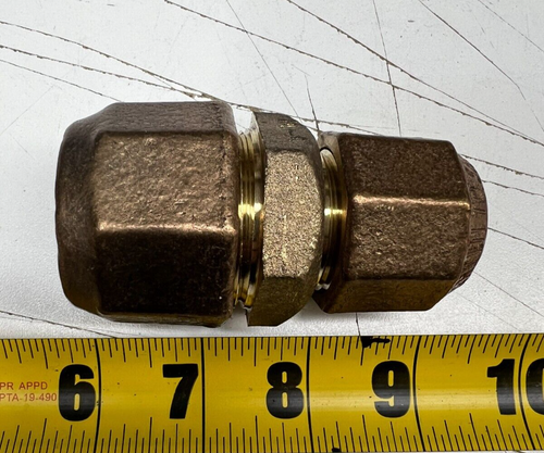 1" x 3/4" Mueller Straight Coupling LF Brass 110 CTS OD Compression $H ...