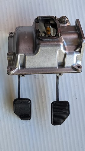 FERRARI 308 81 USA PARTS BRAKE AND CLUTCH PEDAL ASSEMBLY | eBay