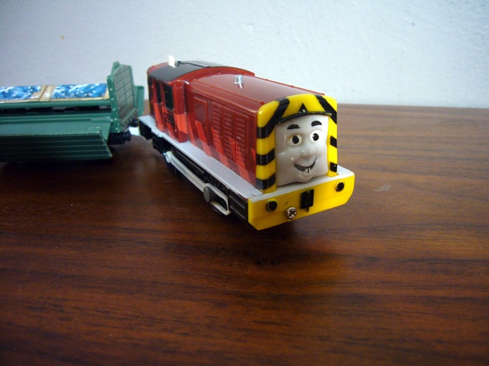 Thomas Friends Trackmaster Train 2009 Salty Fish Delivery Motorized ...