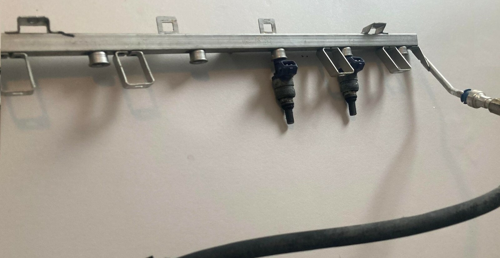 99-06 BMW 330I E46 M54 GASOLINE FUEL INJECTION RAIL LINE PIPE ...