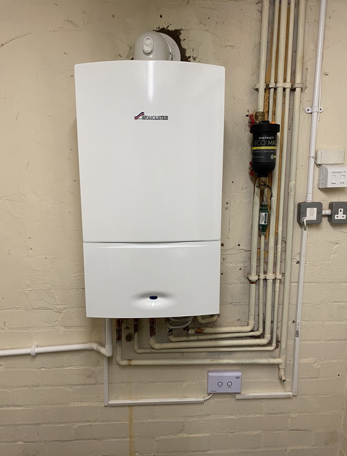 £349 NO VAT Combi BOILER FITTING installation LABOUR ONLY Any BOILER ...