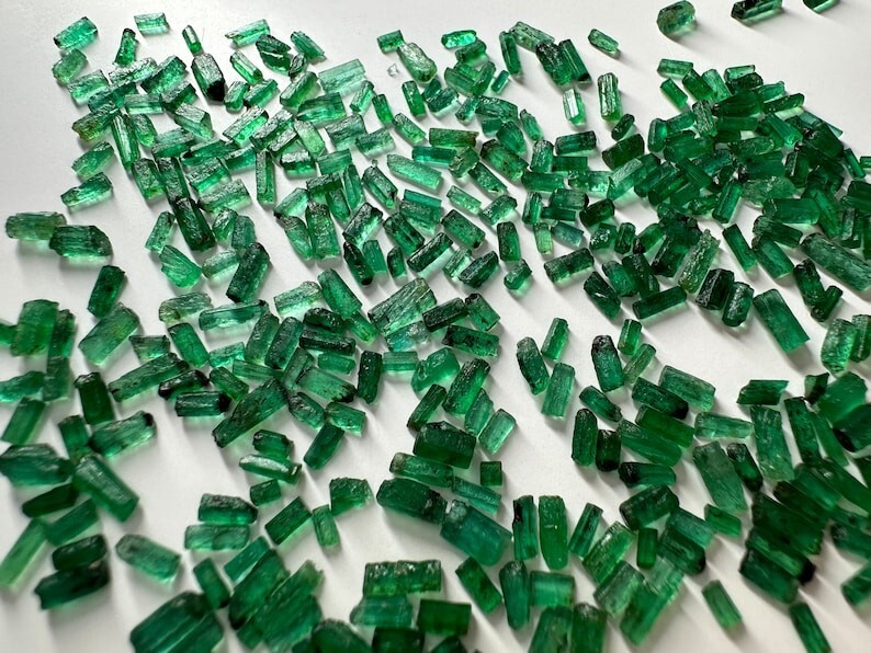 10 Pcs AAA Mini Emerald Crystal, Emerald Pencil, 100% Natural Raw ...