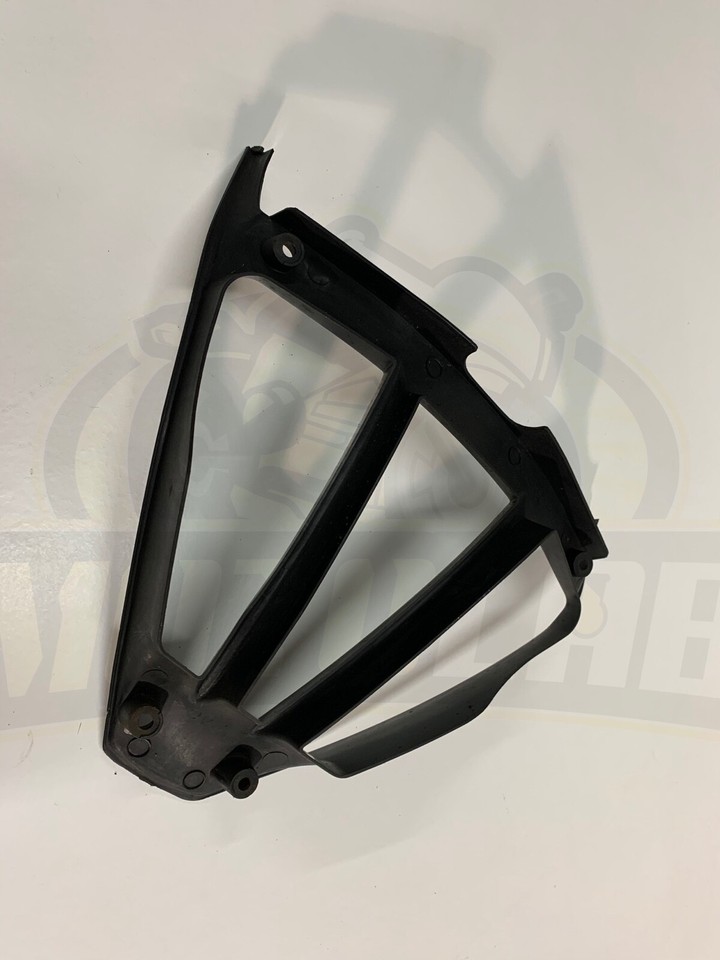 Yamaha YZF - R1 2004 - 2005 5VY Triangle / Bug/ Inférieur Centre Tête ...