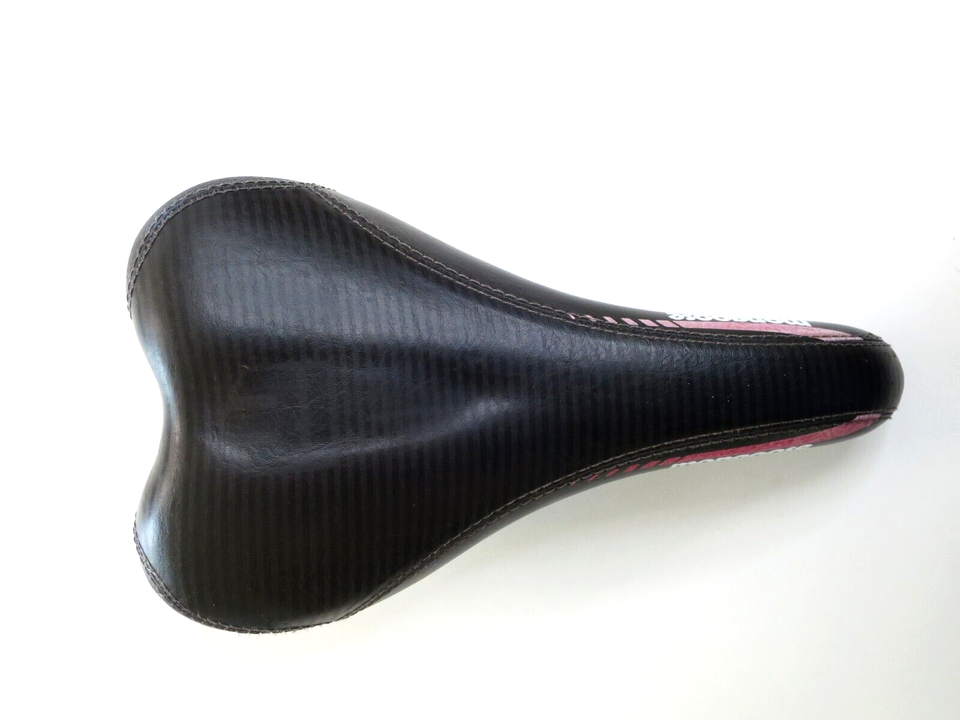 Mongoose Mountain Bike Seat Black Red With Metal Post And Bolts READY ...