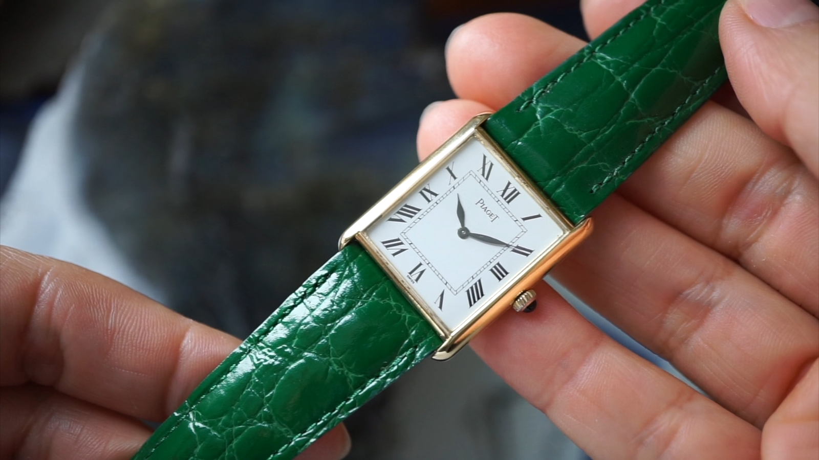 Piaget Vintage Tank 18k Gold Ultra Thin Small 23 mm 9P Manual Wind ...