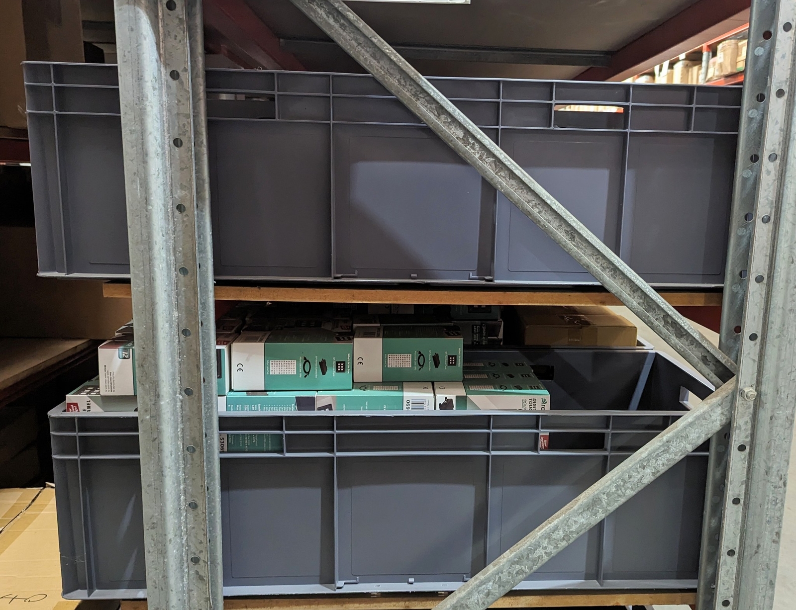 Medium Pallet Rack Storage Container - Perfect for Warehouse Shelving ...