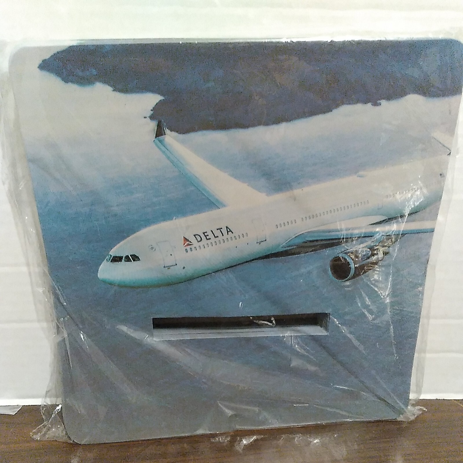 DELTA AIRLINES TRAYMAT ATLAS 1/4 PACK OF 200 entire plane 9in x 9in | eBay