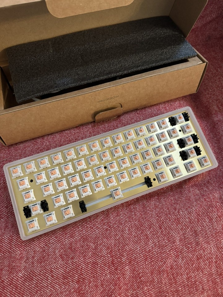 DROP CARINA Mechanical Keyboard | HENNESSEY KEYCAPS | HOLY PANDA SWITCHES