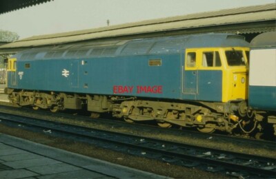 PHOTO READING RAILWAY STATION CLASS 47 47477 DOWN POOLE 12185 | eBay UK