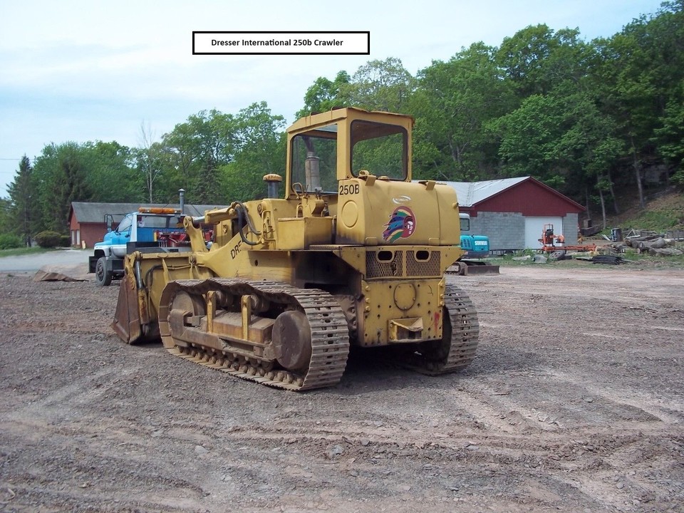 Well maintained Dresser International 250b Crawler Track Loader/ 4 n 1 ...