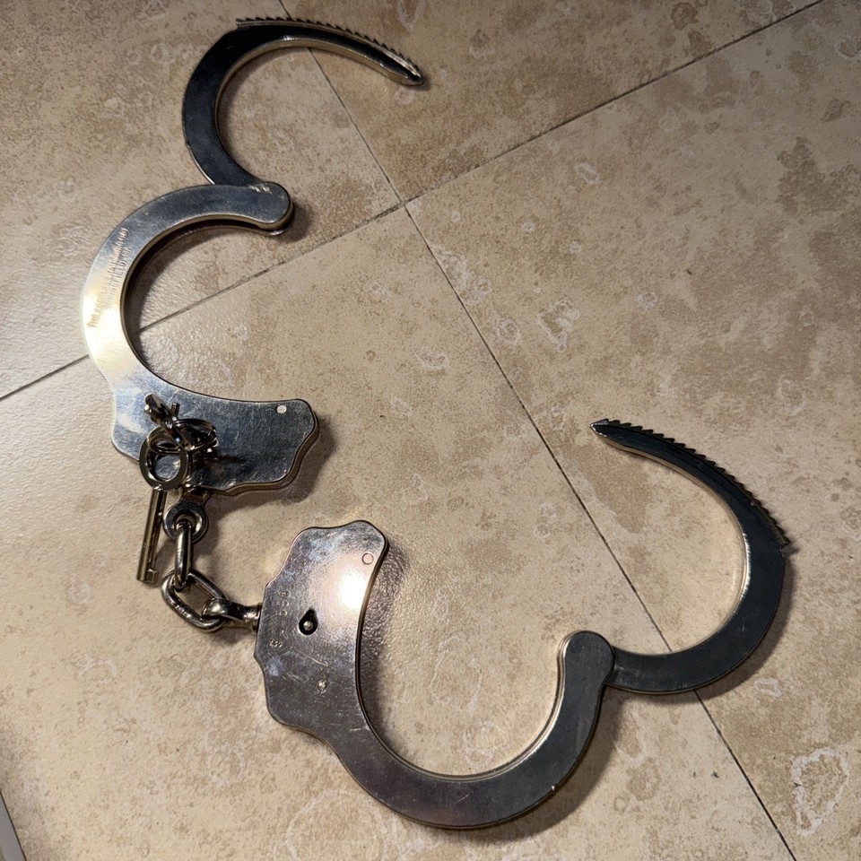 Vintage Peerless Handcuff Co Pat 1531451-1872857 Springfield Ma - Case ...