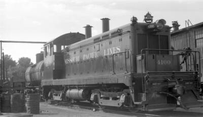 MP Missouri Pacific locomotive No 4100 engine type EMC NC2 OLD TRAIN ...