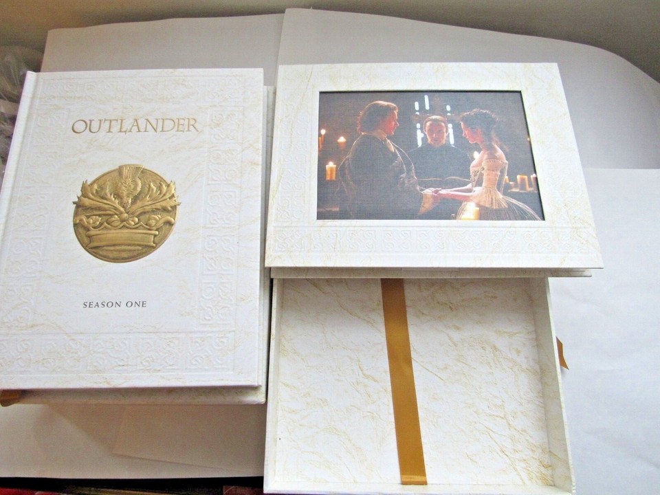 Outlander Season One: The Ultimate Collection Limited Edition Box Set w ...