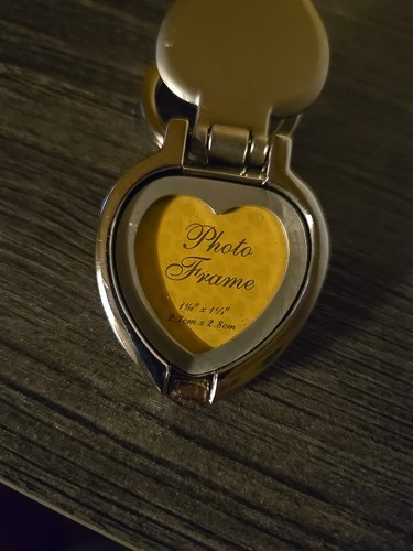 Keychain Heart Locket Photo Key Ring Silver Tone Metal Frame Hinged ...