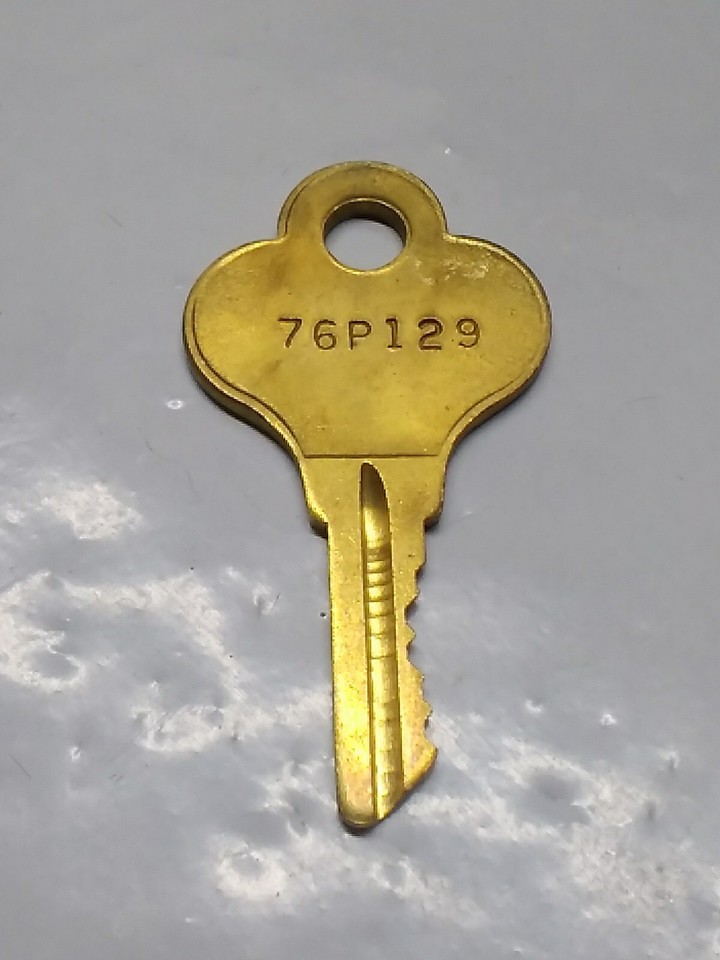 EAGLE LOCK Co. # 76P129 Desk Drawer Trunk Padlock Coin-op Lock Key USA ...