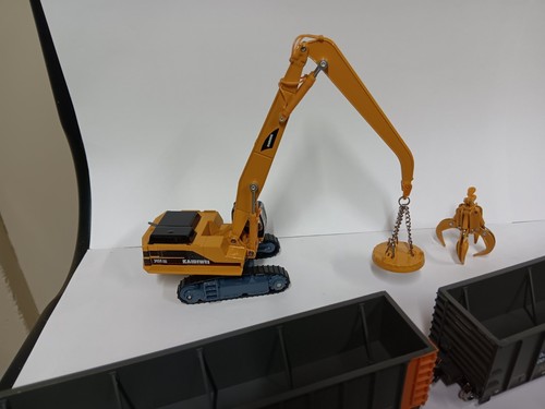 HO Scale Walthers David J. Joseph Freight Cars With Material Handler ...