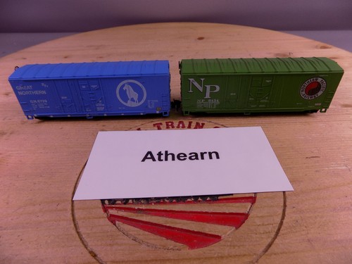 Athearn HO Scale 2 HO Box Cars, No Boxes Lot #Y116 | eBay