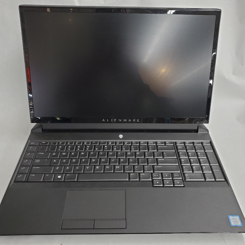 Alienware Area 51 P38E 17.3" i7-8700 3.2GHz 8GB RAM 1TB HD GeForce R ...