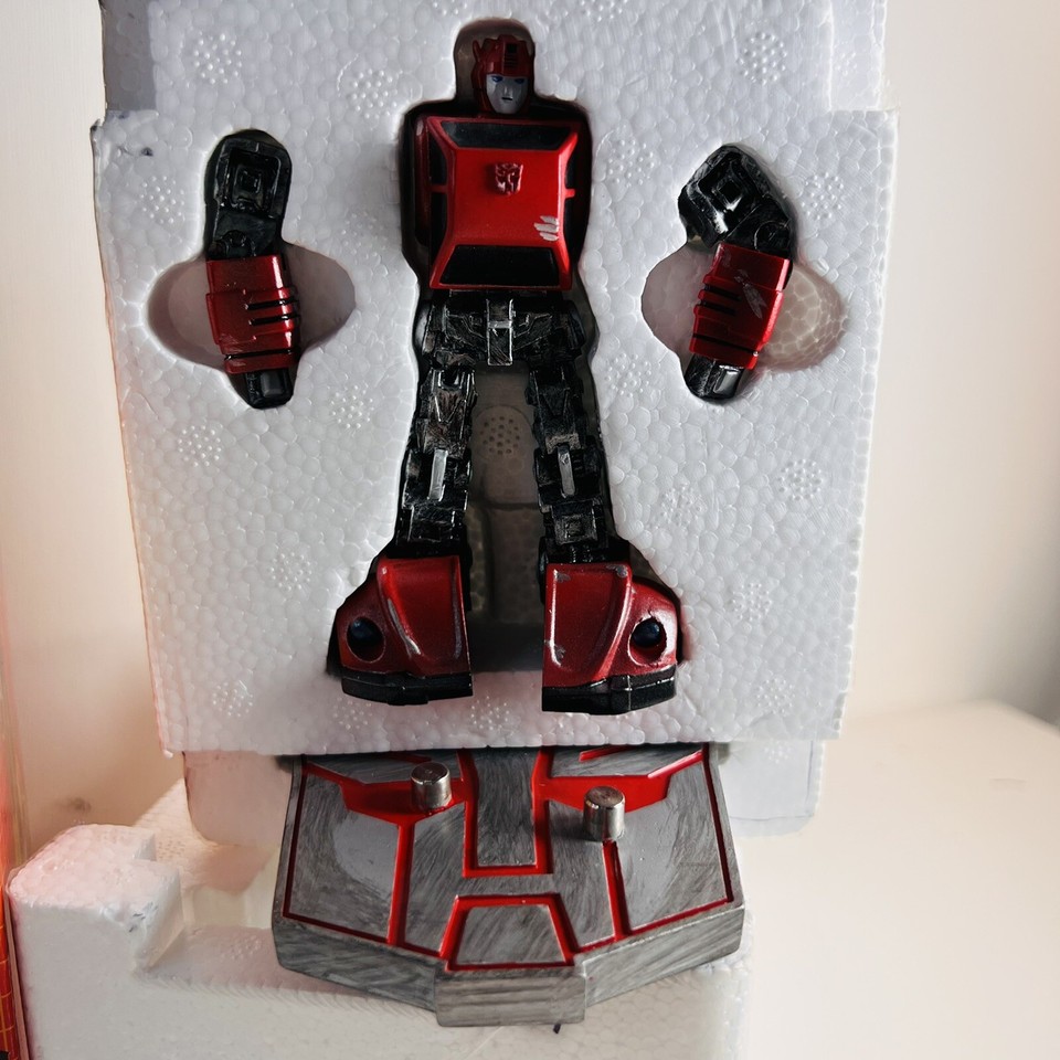 Rare Transformers CliffJumper Mini Statue Palisades Direct Exclusive 71 ...
