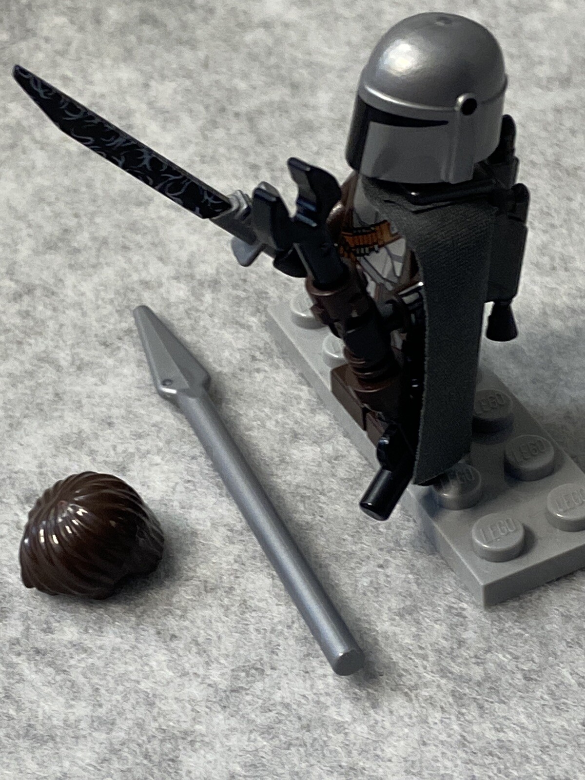 LEGO Mandalorian Mando FACE, Hair, Custom Darksaber, Rifle, 75325 Din ...