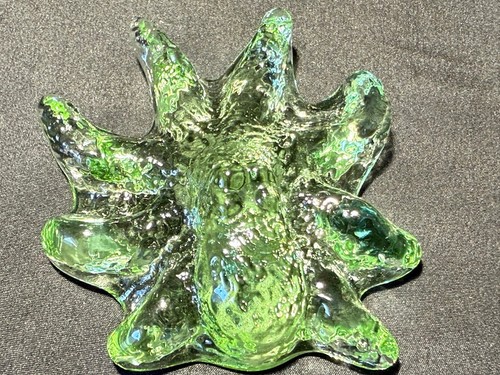 Green Vaseline glass Octopus ocean sea shell uranium paperweight squid ...
