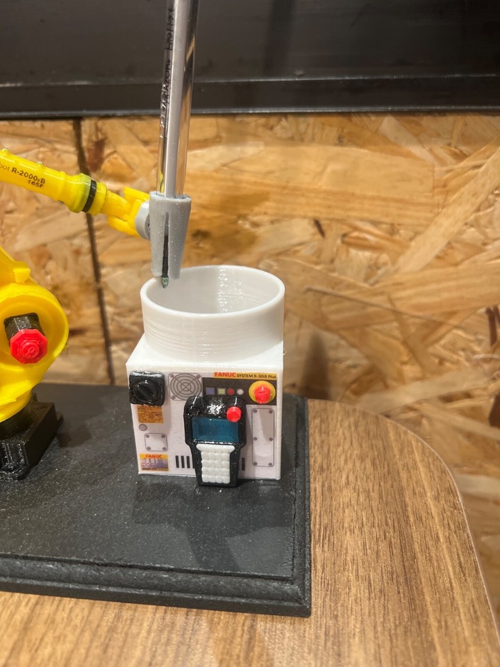 1:16 R-2000IB Fanuc Robot with Pen Holder | eBay