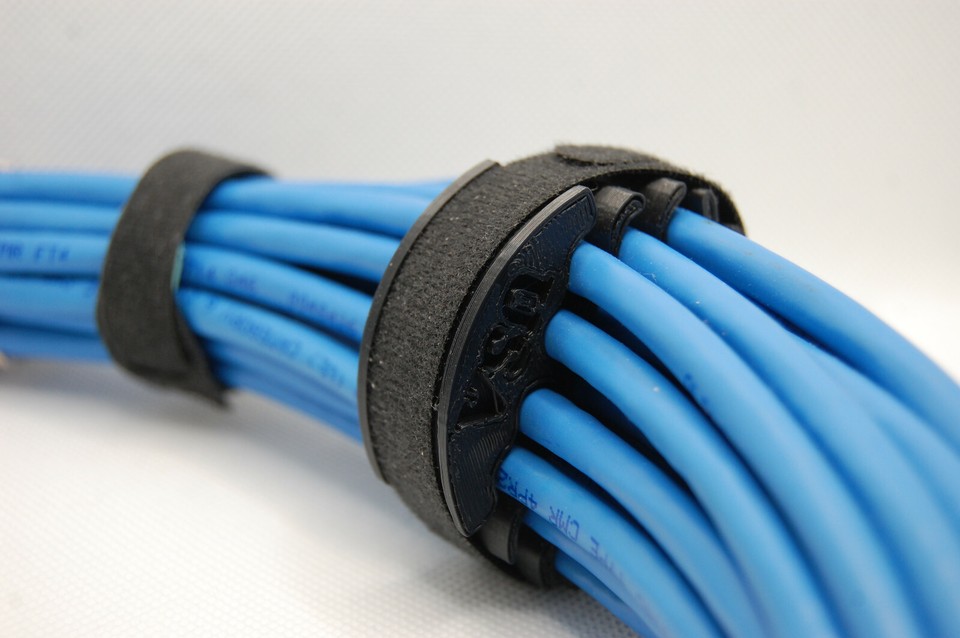 24 Cable Blue Ethernet Comb/Organizer - Cat 6A UTP - Comes With Tie ...