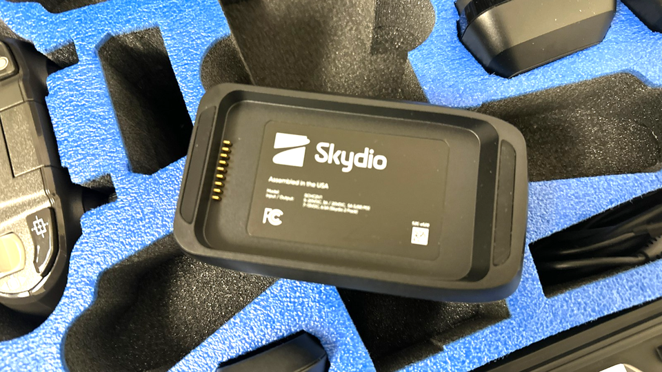 Skydio 2 Drone + 4 Batteries, Propellers, Controller, Hard Case | New ...